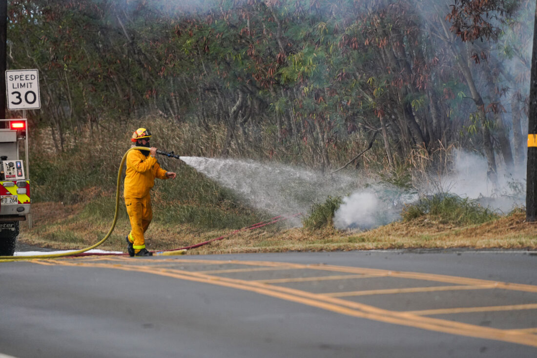 Maui Fire Department extinguishes brush fire (with photos and video ...